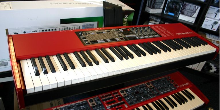 Nord Electro 3 HP met gewogen (piano) toetsen in perfecte staat ...